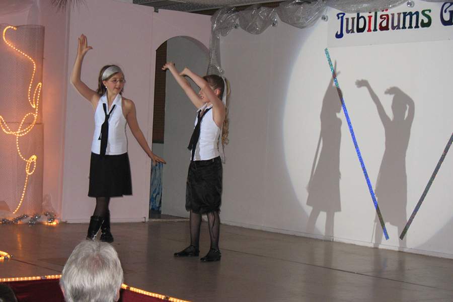 Julia Pauker und Sarah Seitz – Ammerseer Bauerntheater e.V.