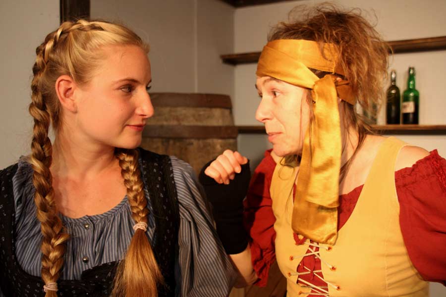 Angela-&-Simone – Ammerseer Bauerntheater e.V.