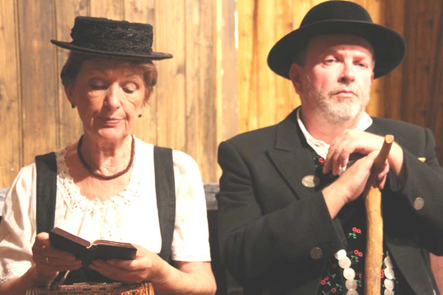 Vorsitzende-vom-Liederkranz,-Monika-Nebel – Ammerseer Bauerntheater e.V.